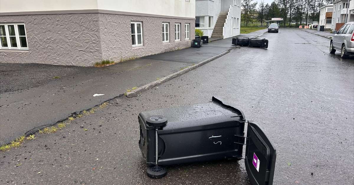 Flying bins in Akureyri - RÚV.is