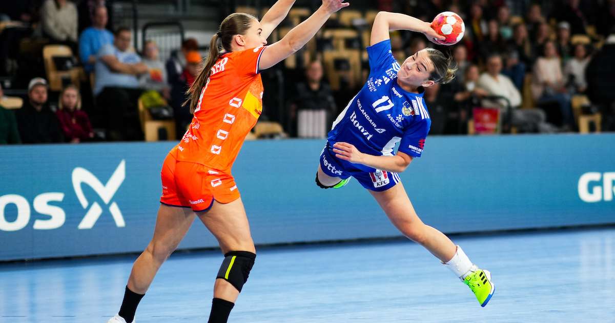 Ísland tapaði stórt fyrir Danmörku í vináttuleik ytra - RÚV.is