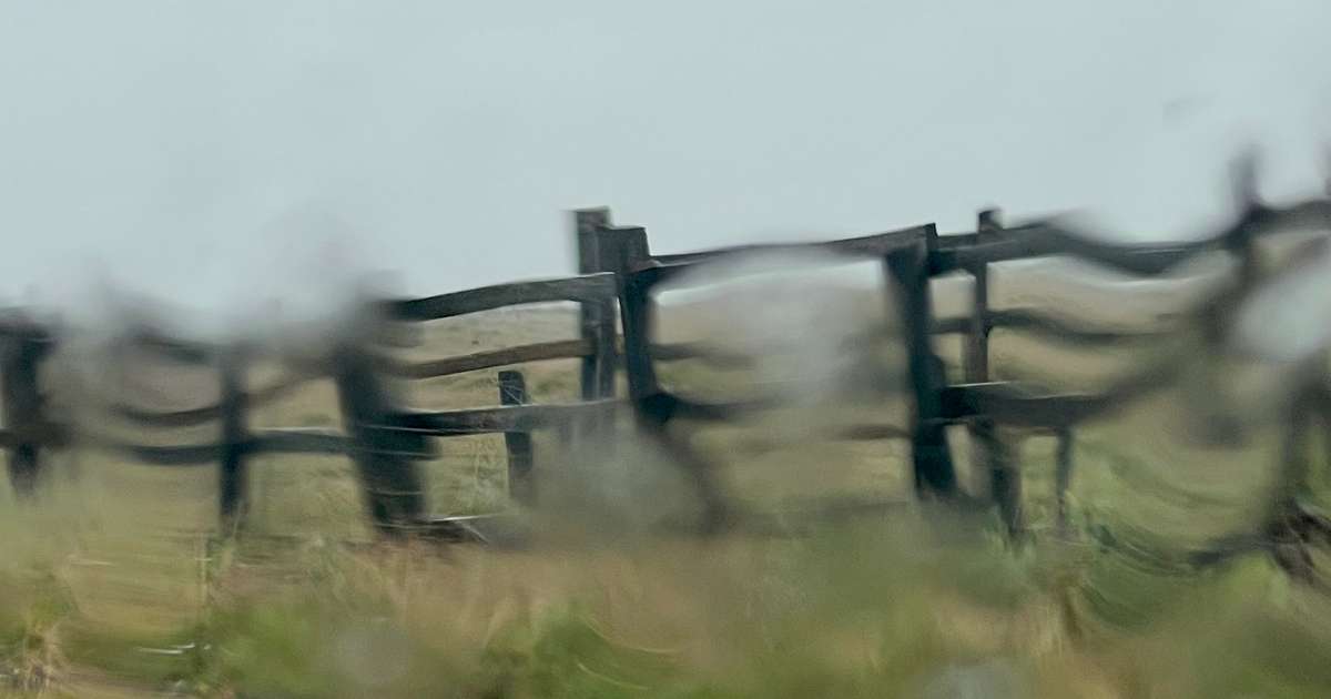 Strong wind and heavy rain across east - RÚV.is