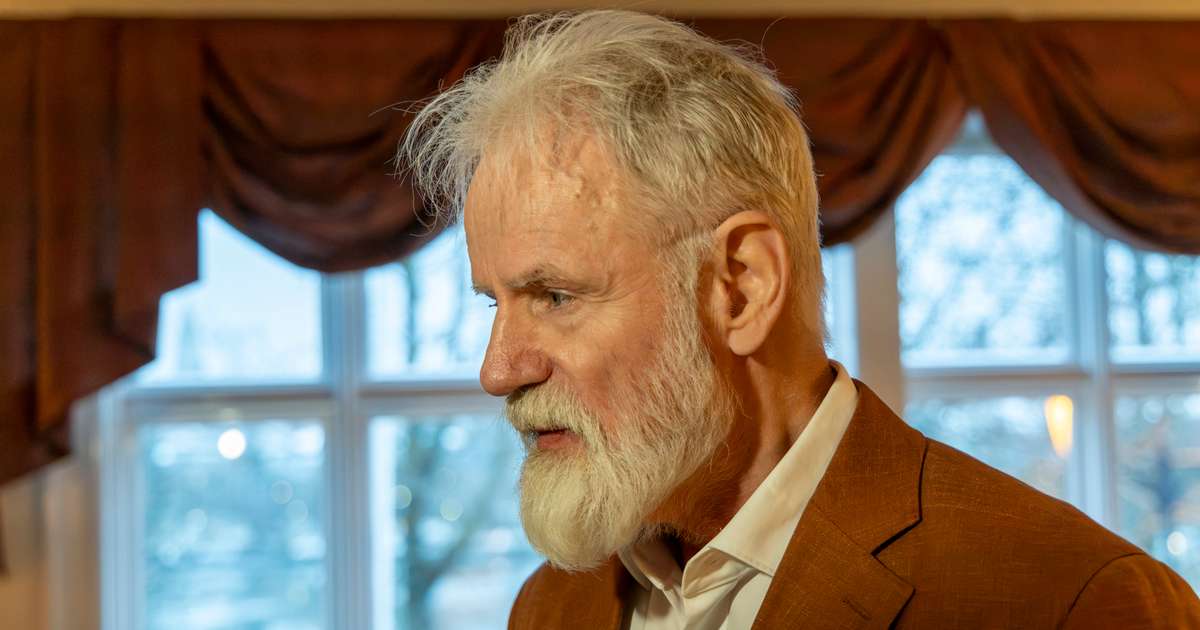 Kári Stefánsson hættur hjá Íslenskri erfðagreiningu - RÚV.is