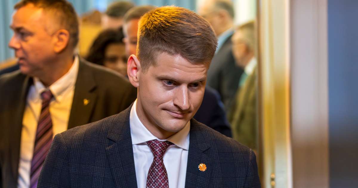 Tekur sér leyfi frá þingstörfum til þess að fara í meðferð á Vogi - RÚV.is