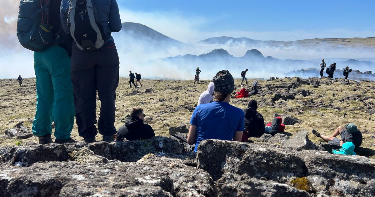 Fólki sem gengur inn á nýrunnið hraun „verður ekki bjargað“ - RÚV.is