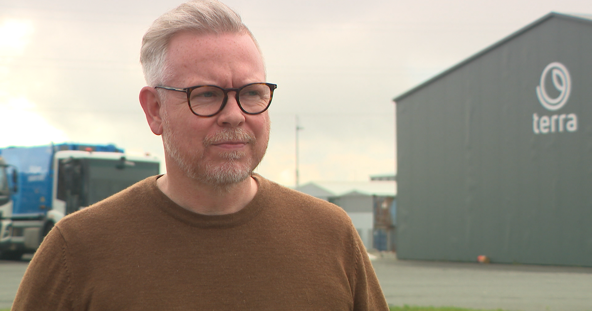 Kviknar yfirleitt í þegar batterí eða raftæki eru sett í almennt sorp ...