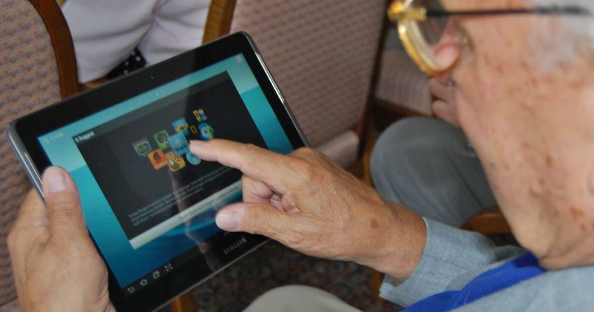 Metfjöldi eldri borgara skráir sig í háskólanám - RÚV.is