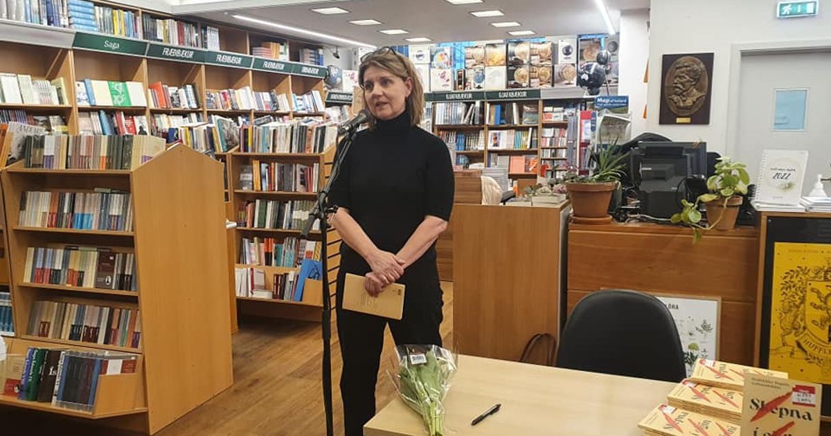 Horft til baka og haldið áfram í ljóðum - RÚV.is