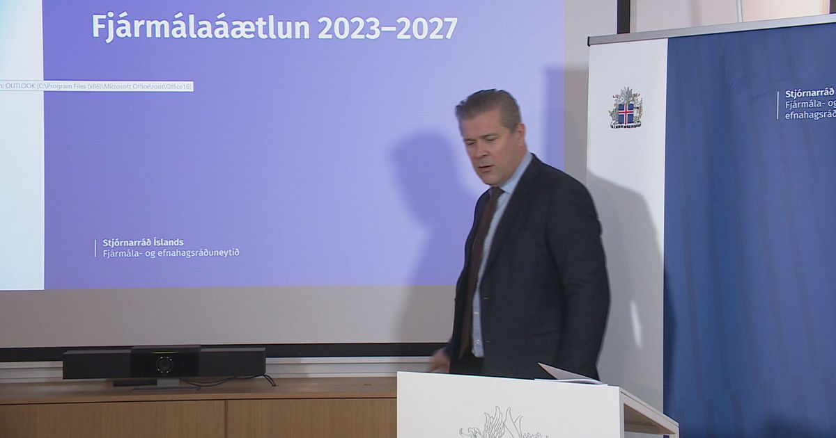 New national finance plan for 2023-27 presented - RÚV.is