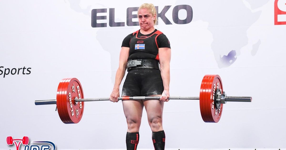 Kristín Þórhallsdóttir með silfur á EM í kraftlyftingum - RÚV.is