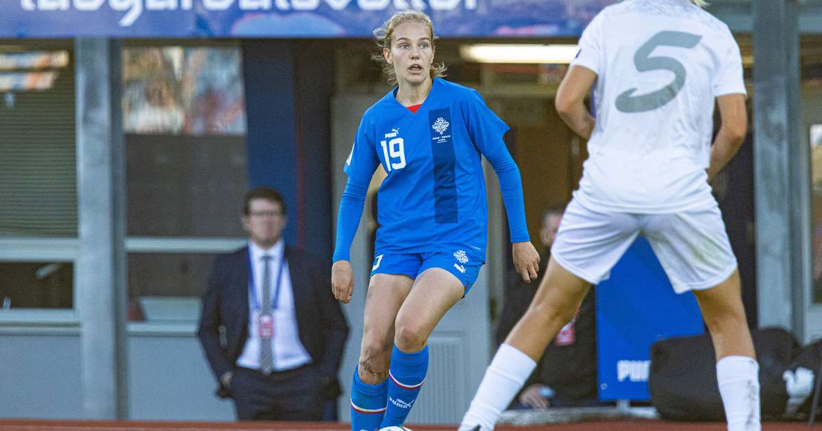 Missir af landsleik vegna útskriftar úr Harvard - RÚV.is