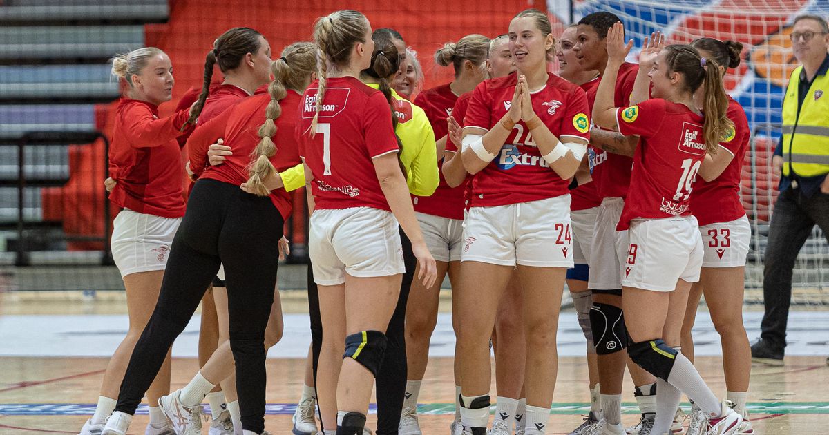 Valur trónir á toppi Olísdeildar karla og - kvenna - RÚV.is