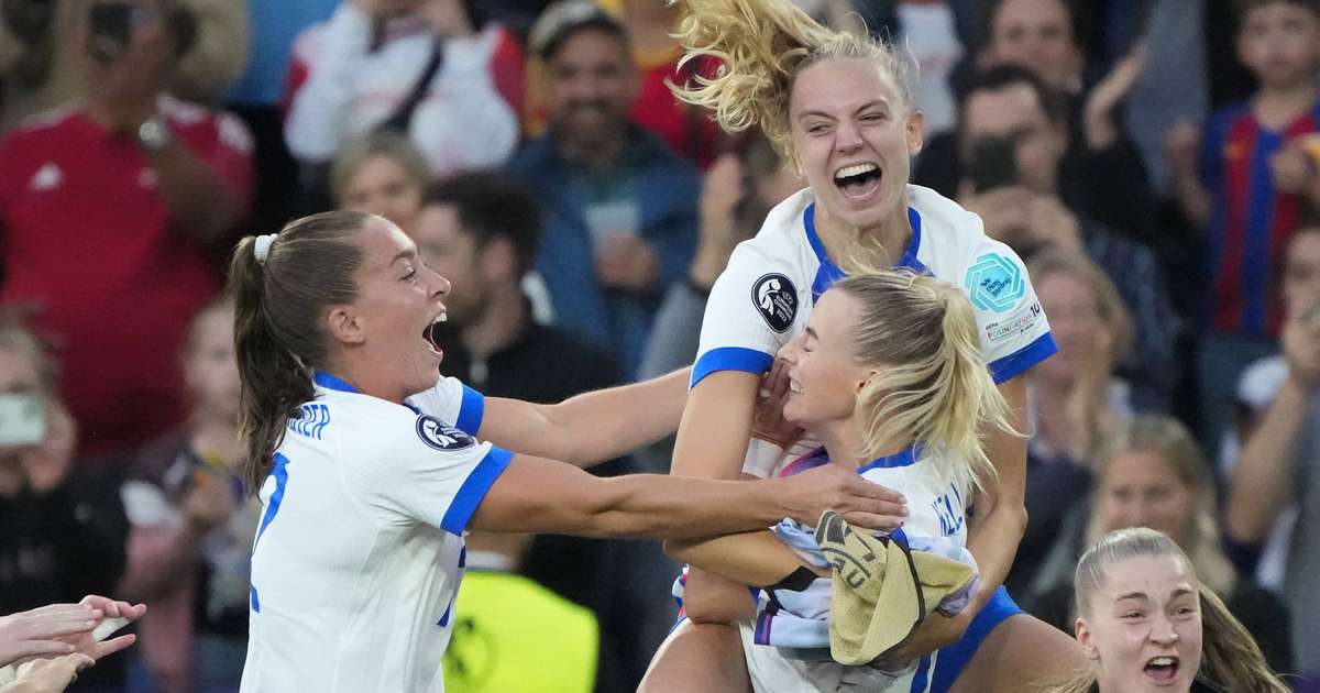 Sjáðu: Kelly aftur hetjan er titillinn fór aftur heim til Englands - RÚV.is