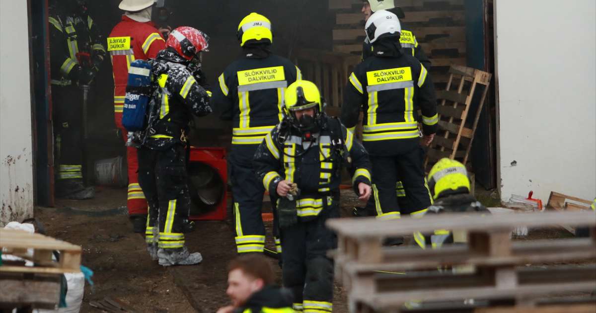 Greiðlega gekk að slökkva eld í iðnaðarhúsnæði á Dalvík - RÚV.is