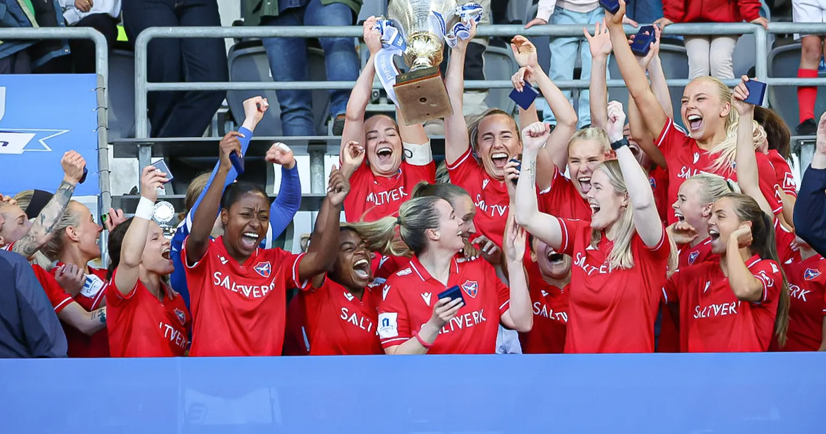 Valur mjólkurbikarmeistari kvenna í 15. sinn - RÚV.is