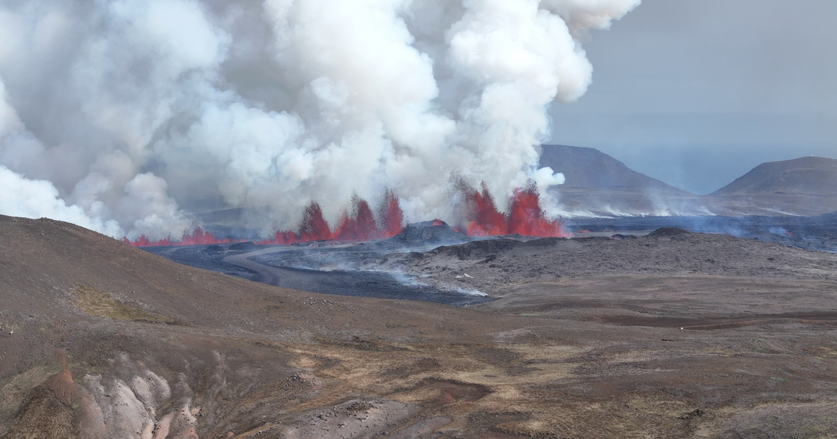 Pools of lava form during eruption - RÚV.is