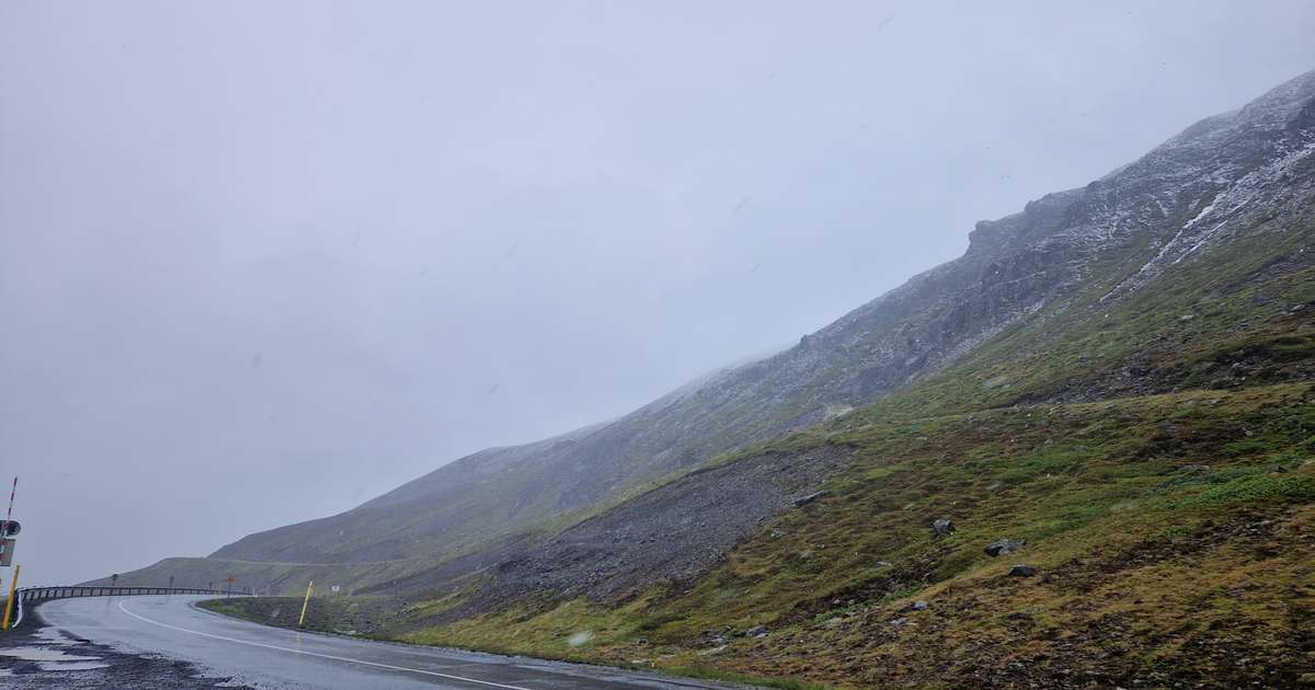 Dregið hefur úr skriðuhættu og gular viðvaranir felldar úr gildi - RÚV.is