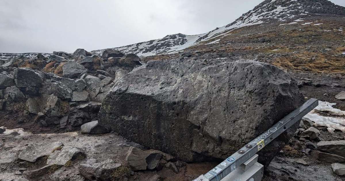 Steinn á Esju fallinn - RÚV.is